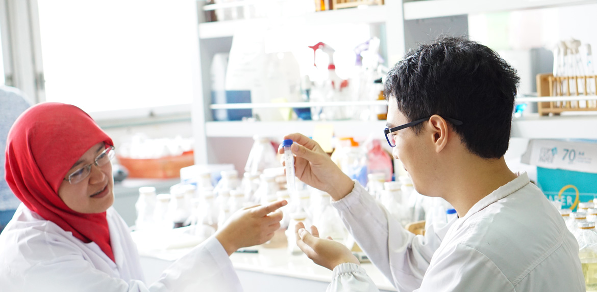 Staff Slider – Program Studi Sarjana Mikrobiologi SITH-ITB